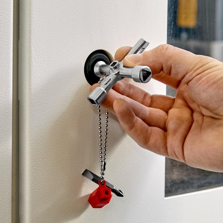 00 11 03- Control Cabinet Keys For all standard cabinets and shut-off